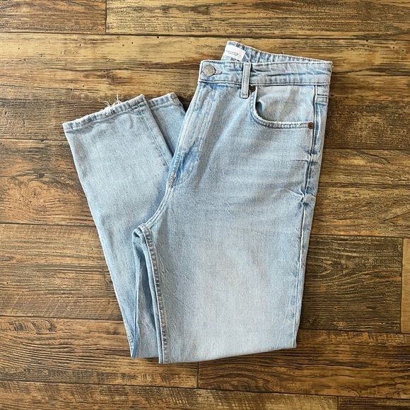 Zara | Jeans | Zara Light Wash Blue Straight Denim Jeans Timeless Style ...